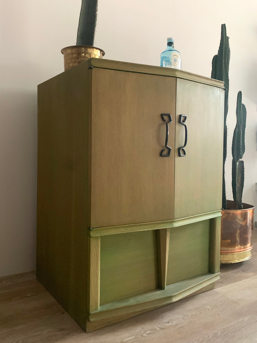 Vintage Converted Stereo Bar – Home and Closet Vintage